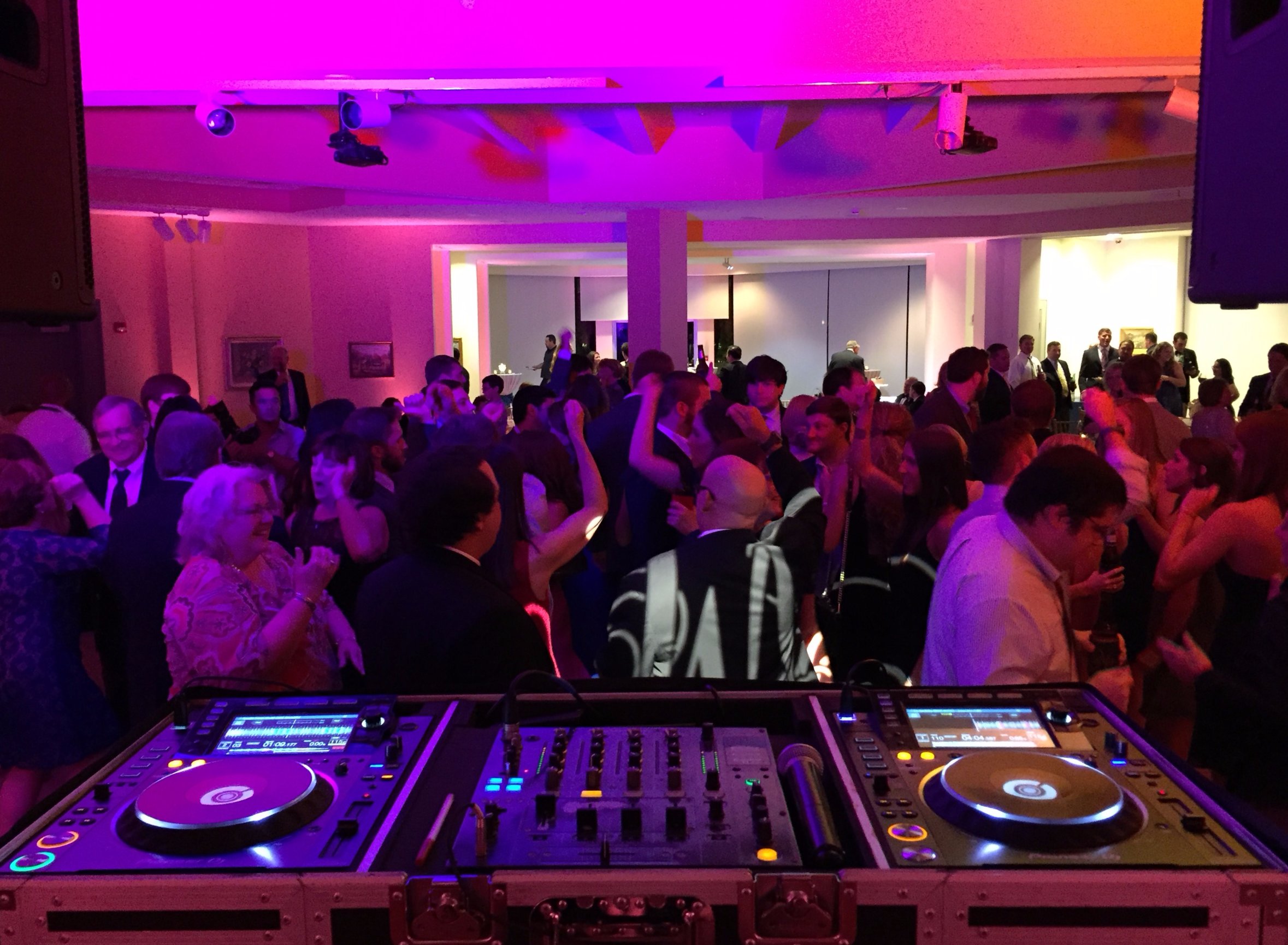 Wedding at Museum of Art with Metropolitan Disc Jockey / Event Lighting ...