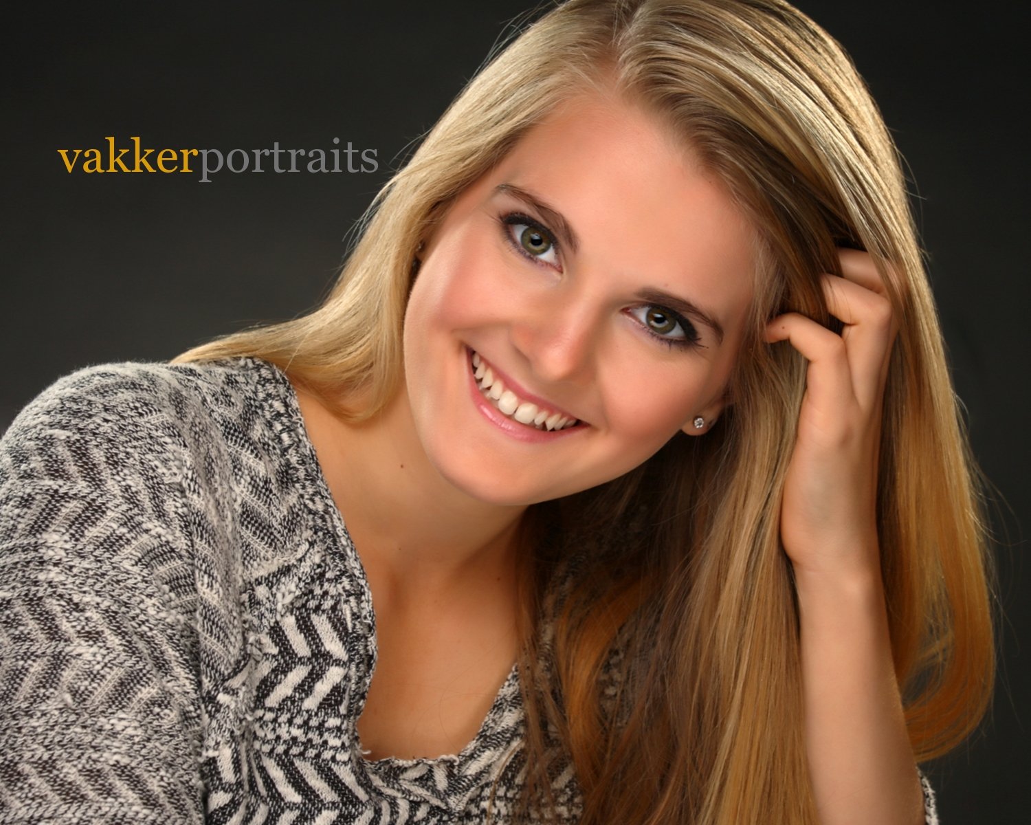 Jessica G. - Cedar Crest High School - Vakker Portraits