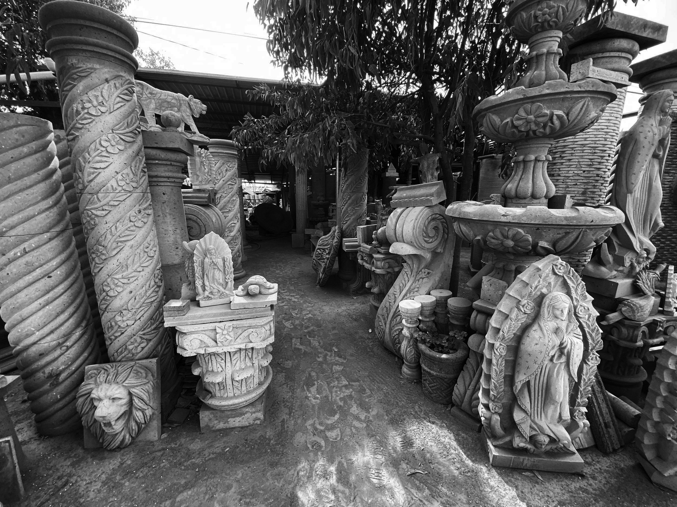 Stone Carvers of Escolasticas - Walter Hodges