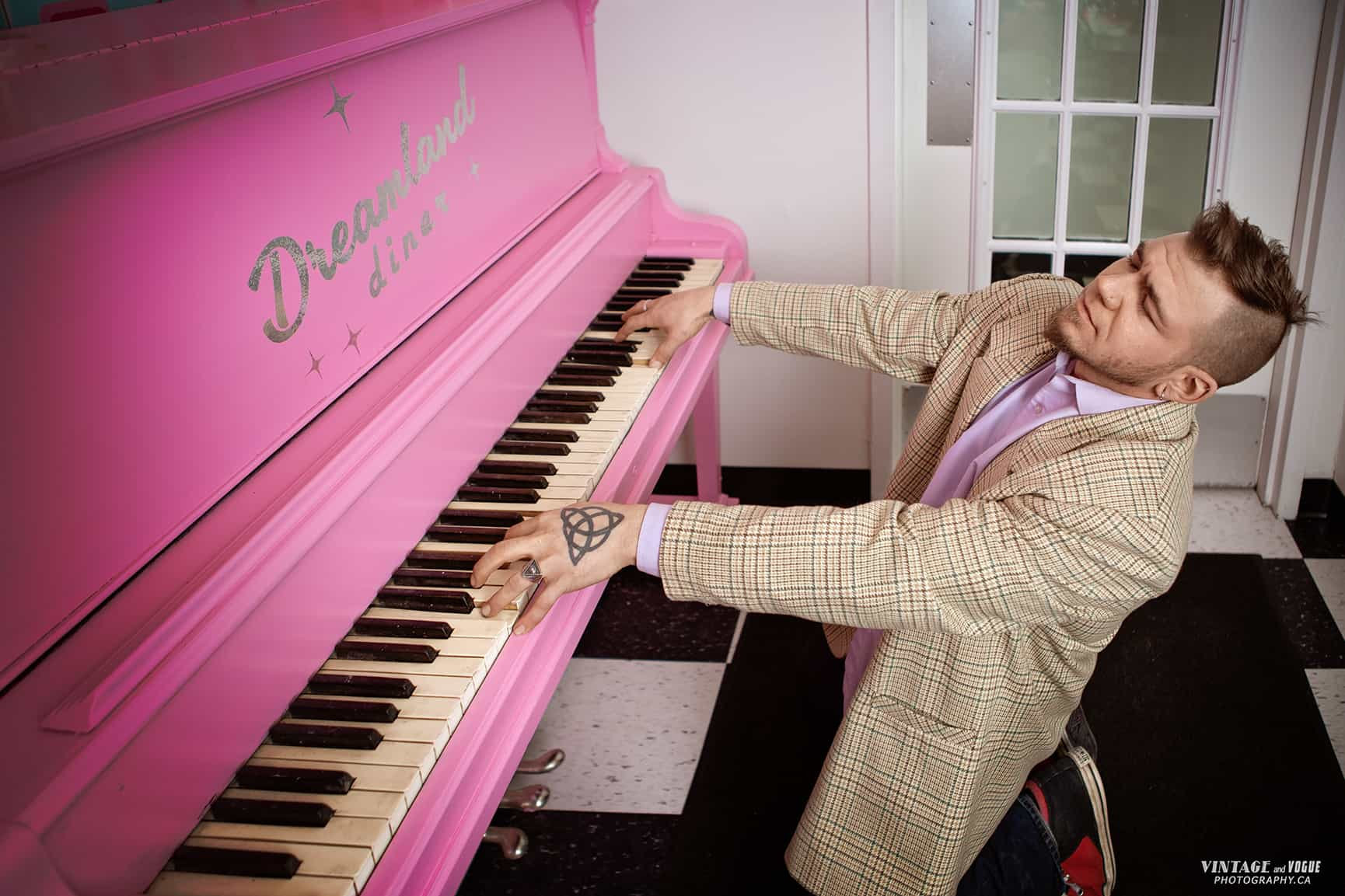 DREAMLAND DINER RETRO WINNIPEG PHOTOSHOOT