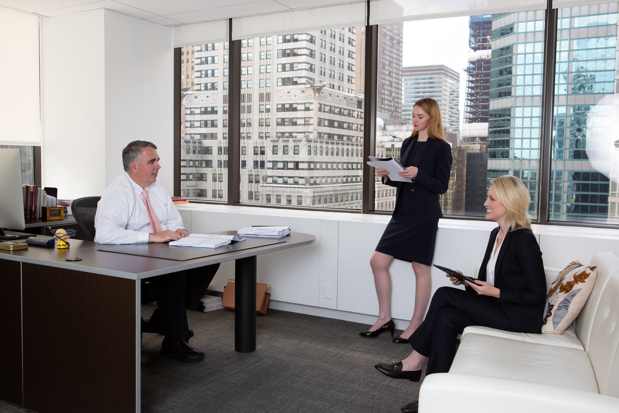 OFFICE LIFESTYLE - CORPORATE HEADSHOTS PRO - Jeffrey Rosenberg