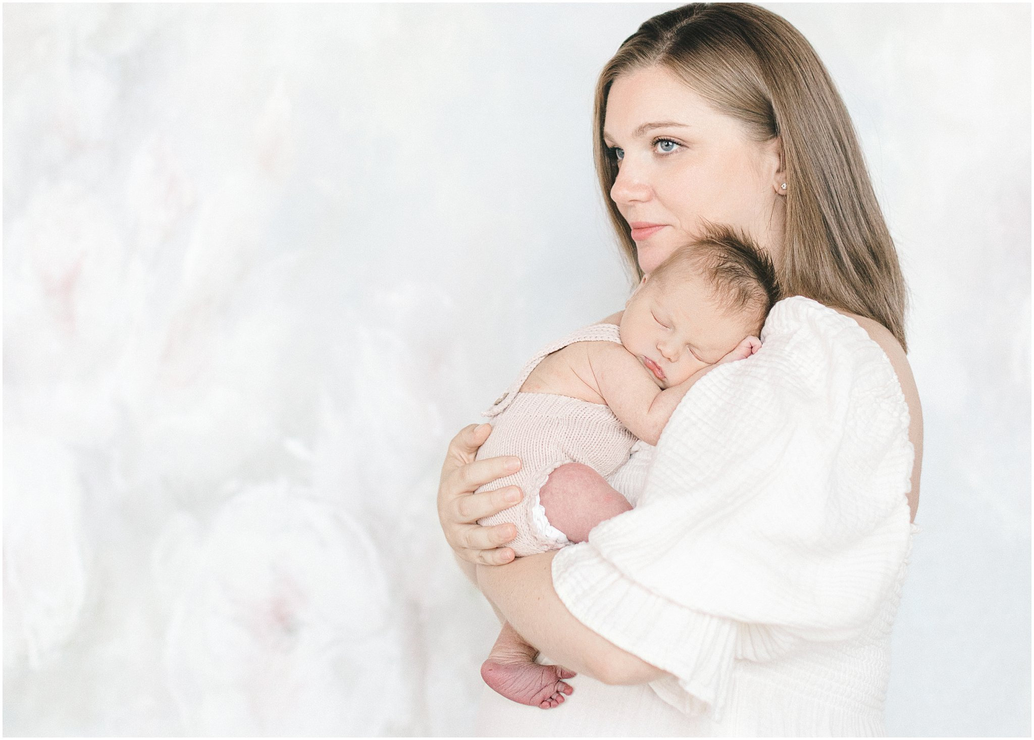 Winter Newborn Photos: What to Expect (Twin Cities Studio)