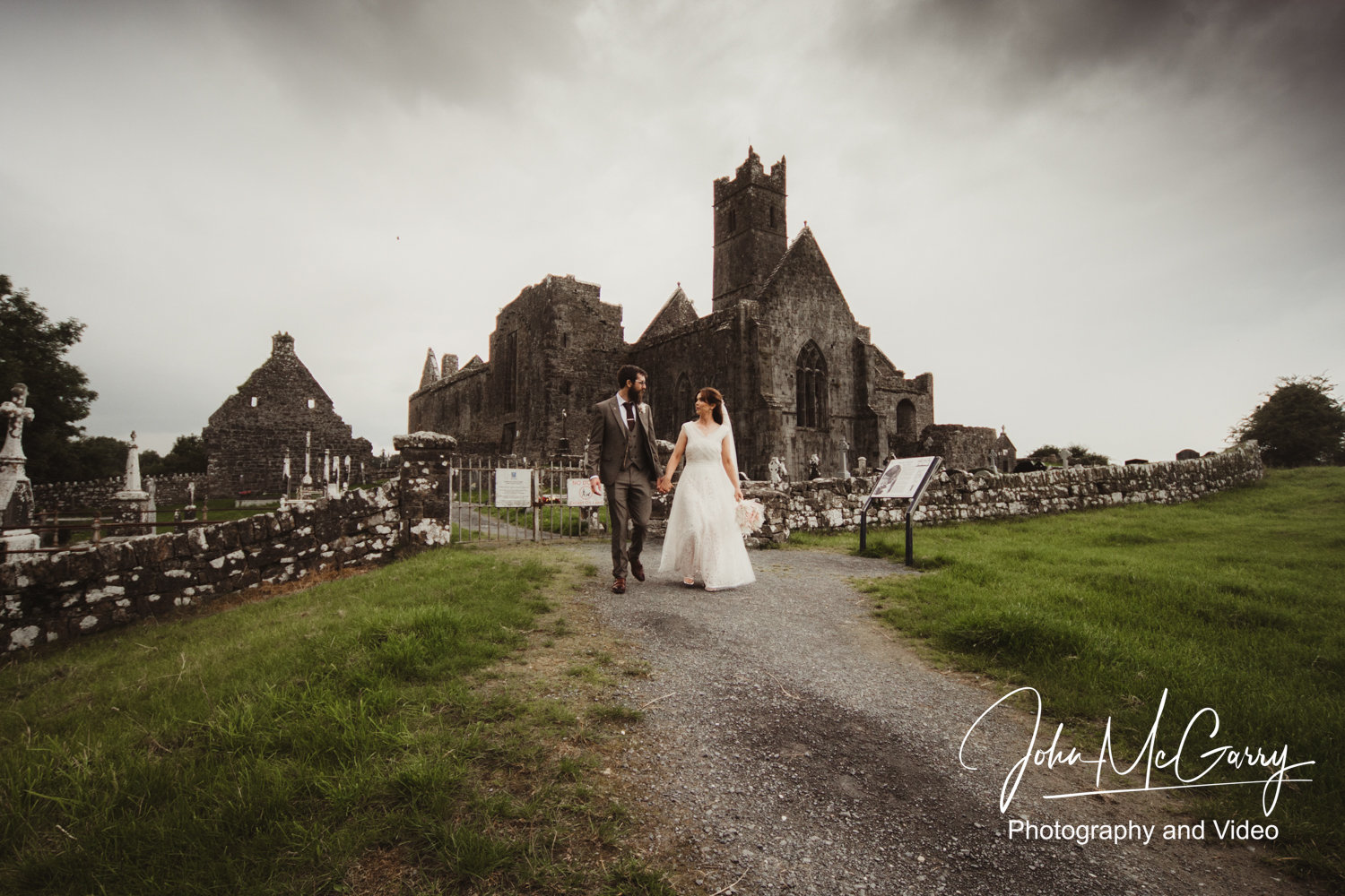Siobhan and Danny Inn at Dromoland - John McGarry Photography