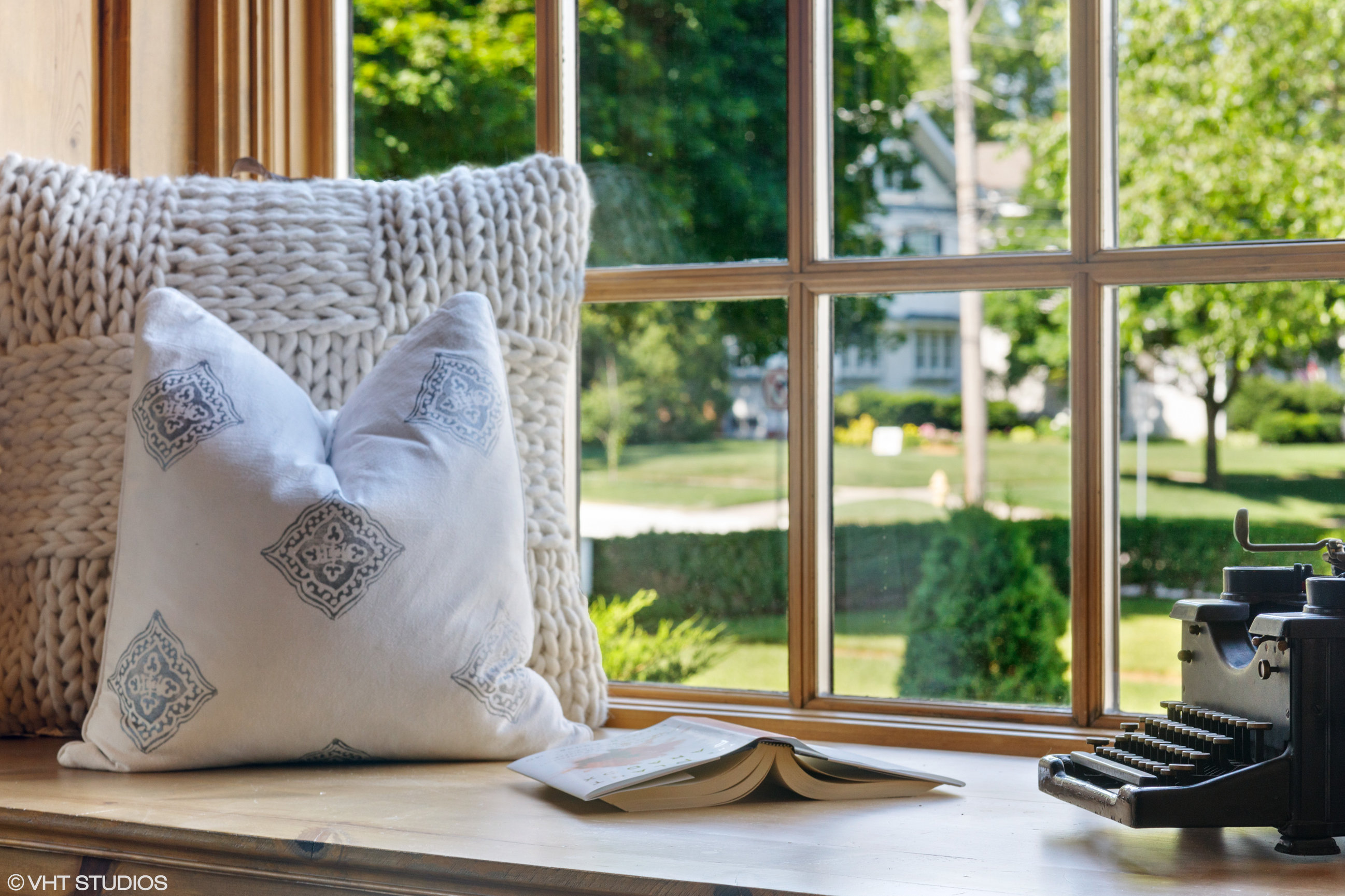 Chicago Real Estate & Headshot Photographer | Martina Magnusson