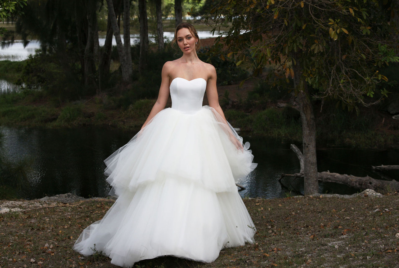 TRUNK SHOWS - Robert Bullock Bride