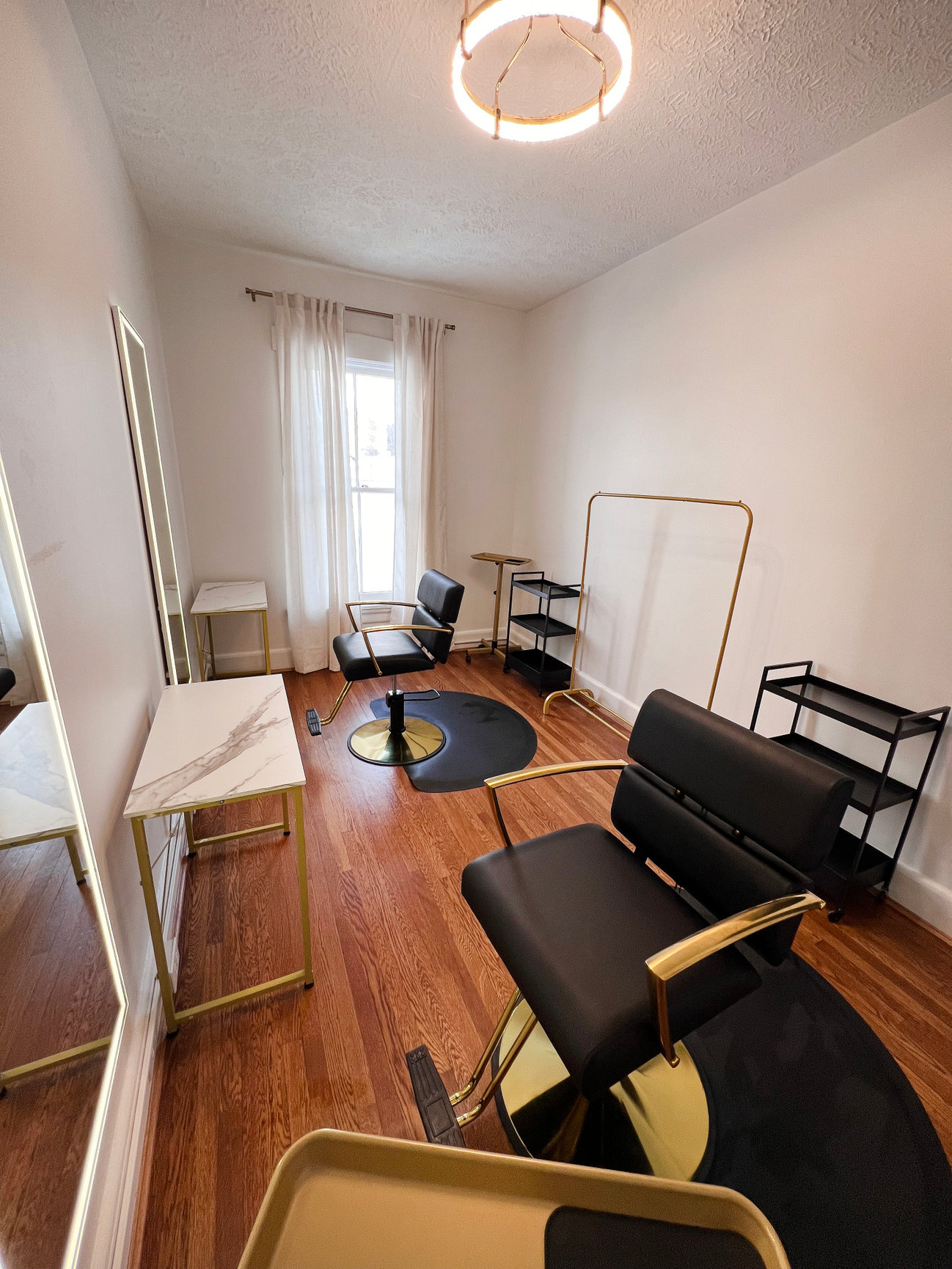 Glamour & Glow - Second & Main Studios