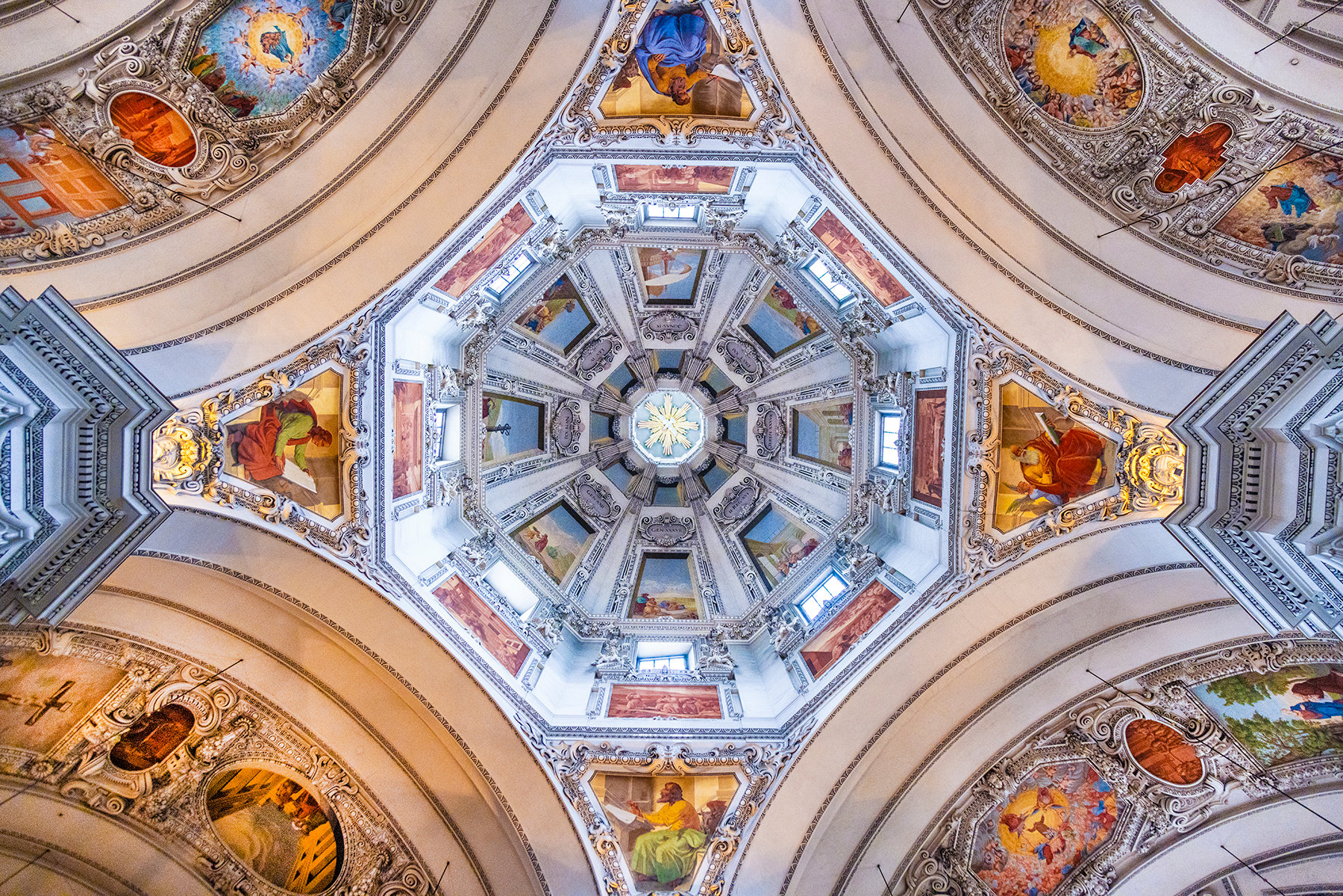 Ceiling symmetry - Jim Zuckerman photography & photo tours
